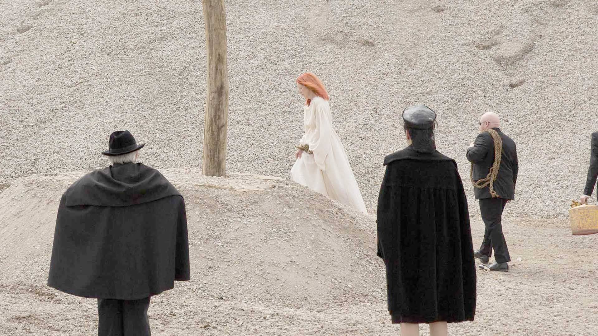 Nonton Burn, Witch. Burn! Season 3 Episode 5 - Burn, Witch. Burn! di ...