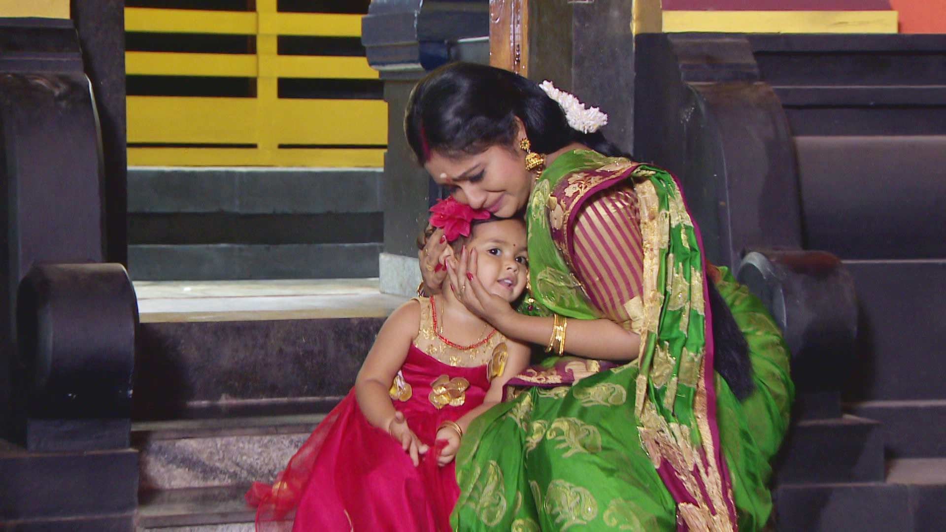 Watch Chandanamazha S23 Episode 27 on JioHotstar