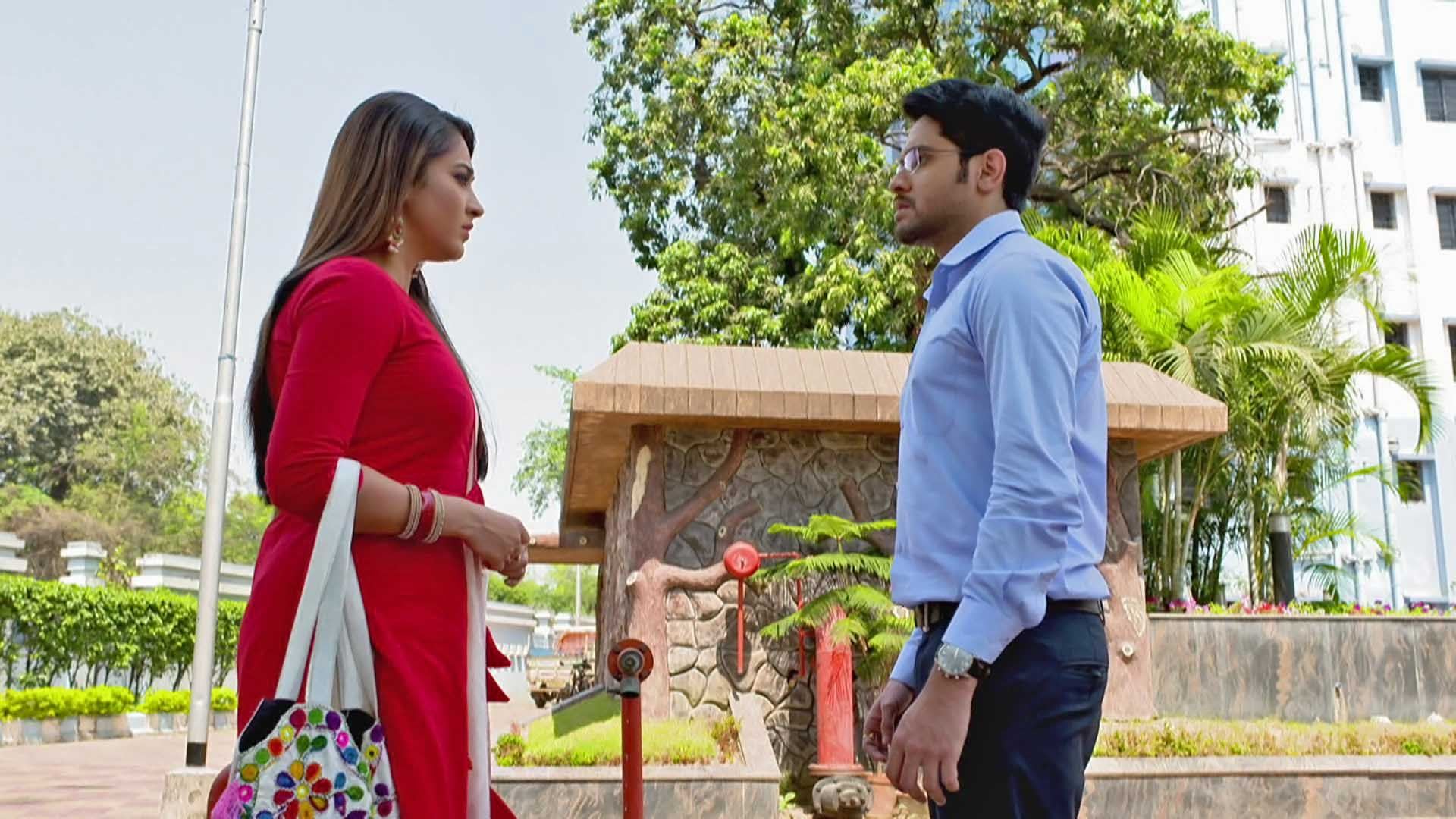 Watch Phagun Bou Episode 1 on JioHotstar