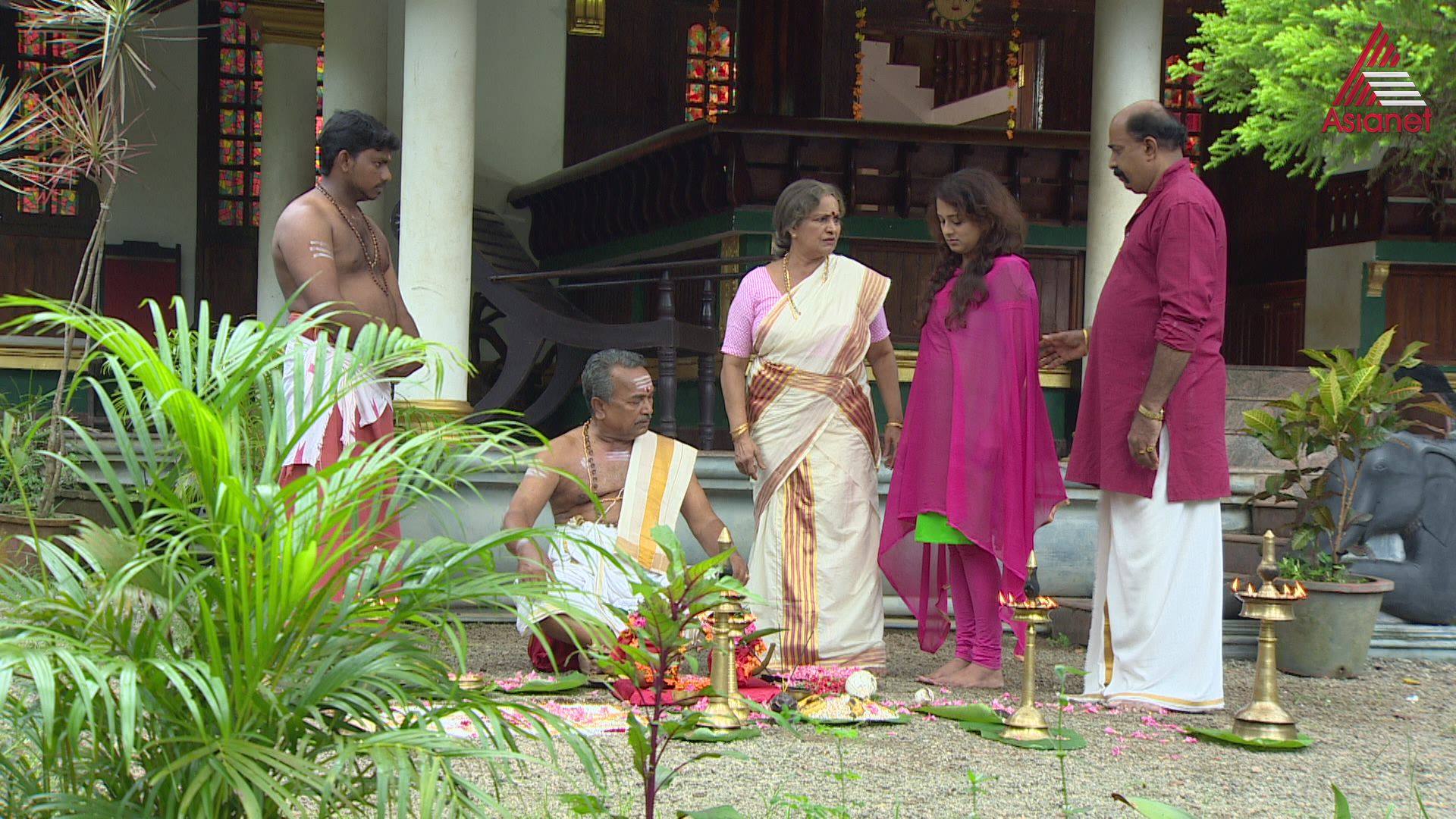 Watch Muthasi Compels Kanya to Do Puja Online