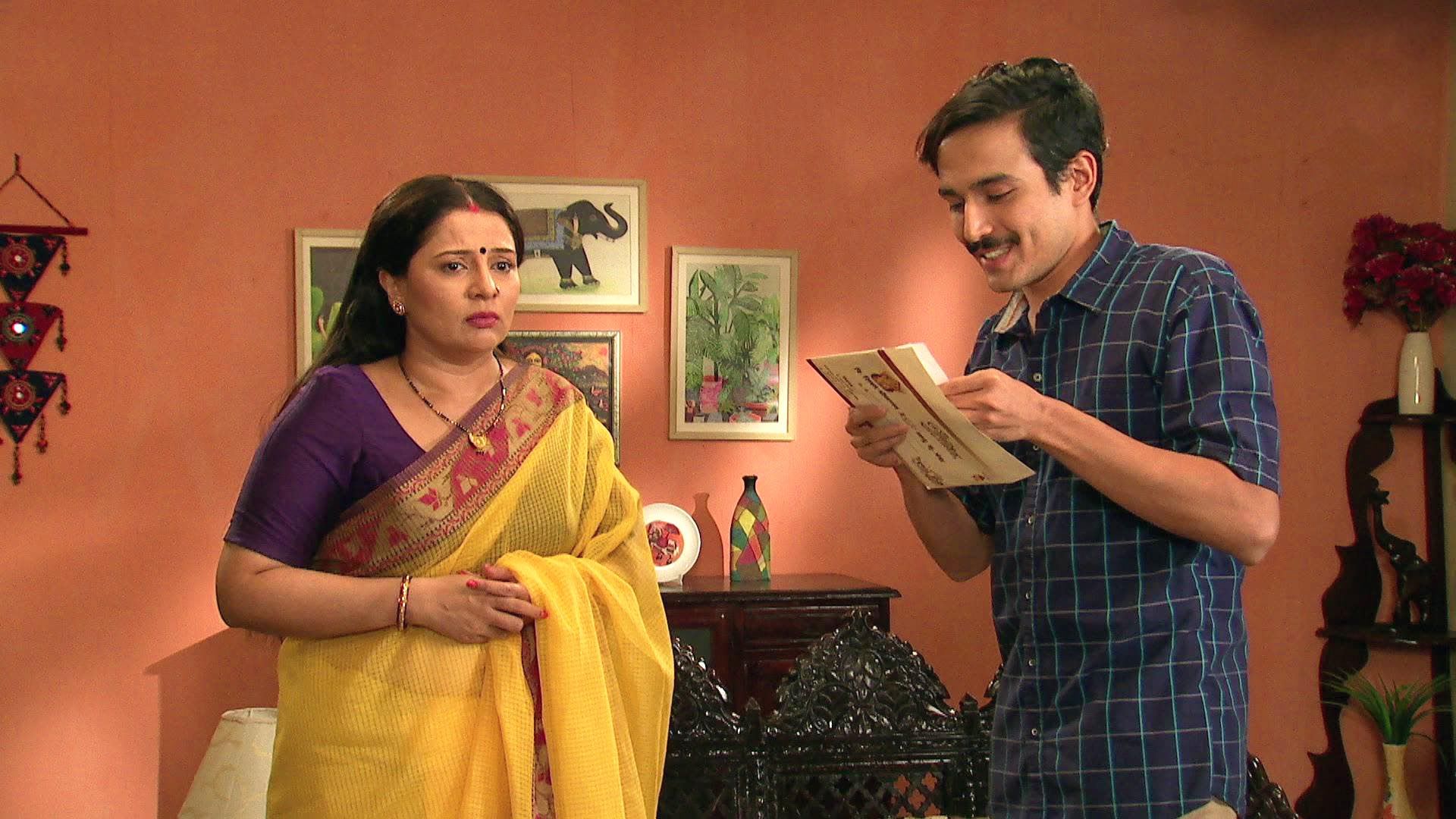 Watch Mere Angne Mein S9 Episode 17 on JioHotstar