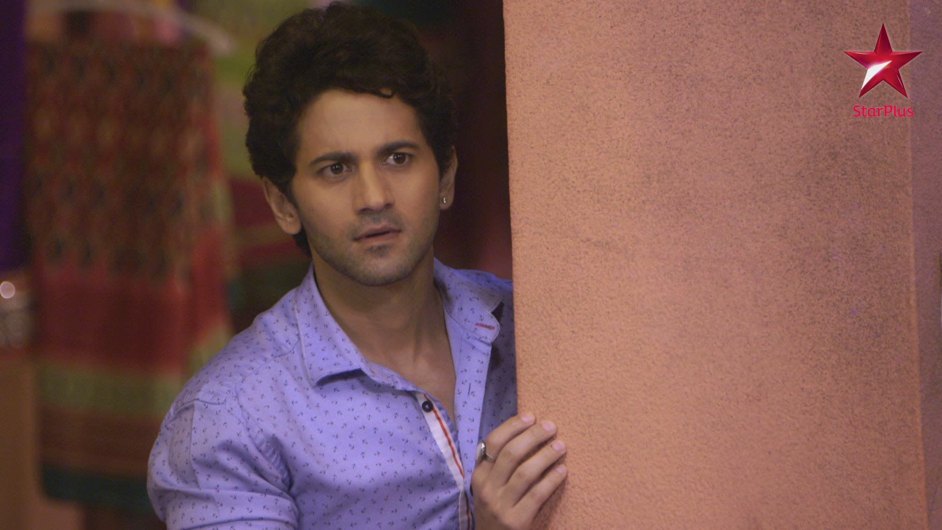 Watch Saurabh suspects Sumit Online