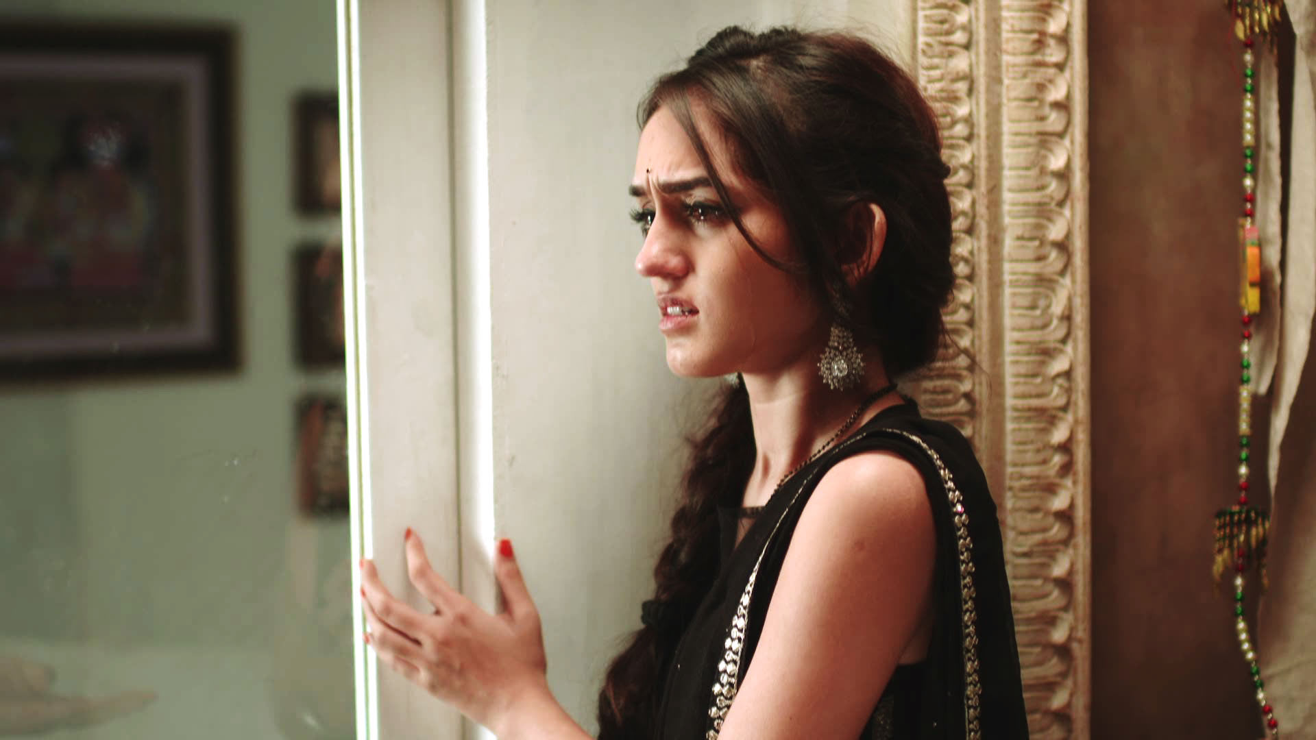 Watch Meera Is Trapped Online