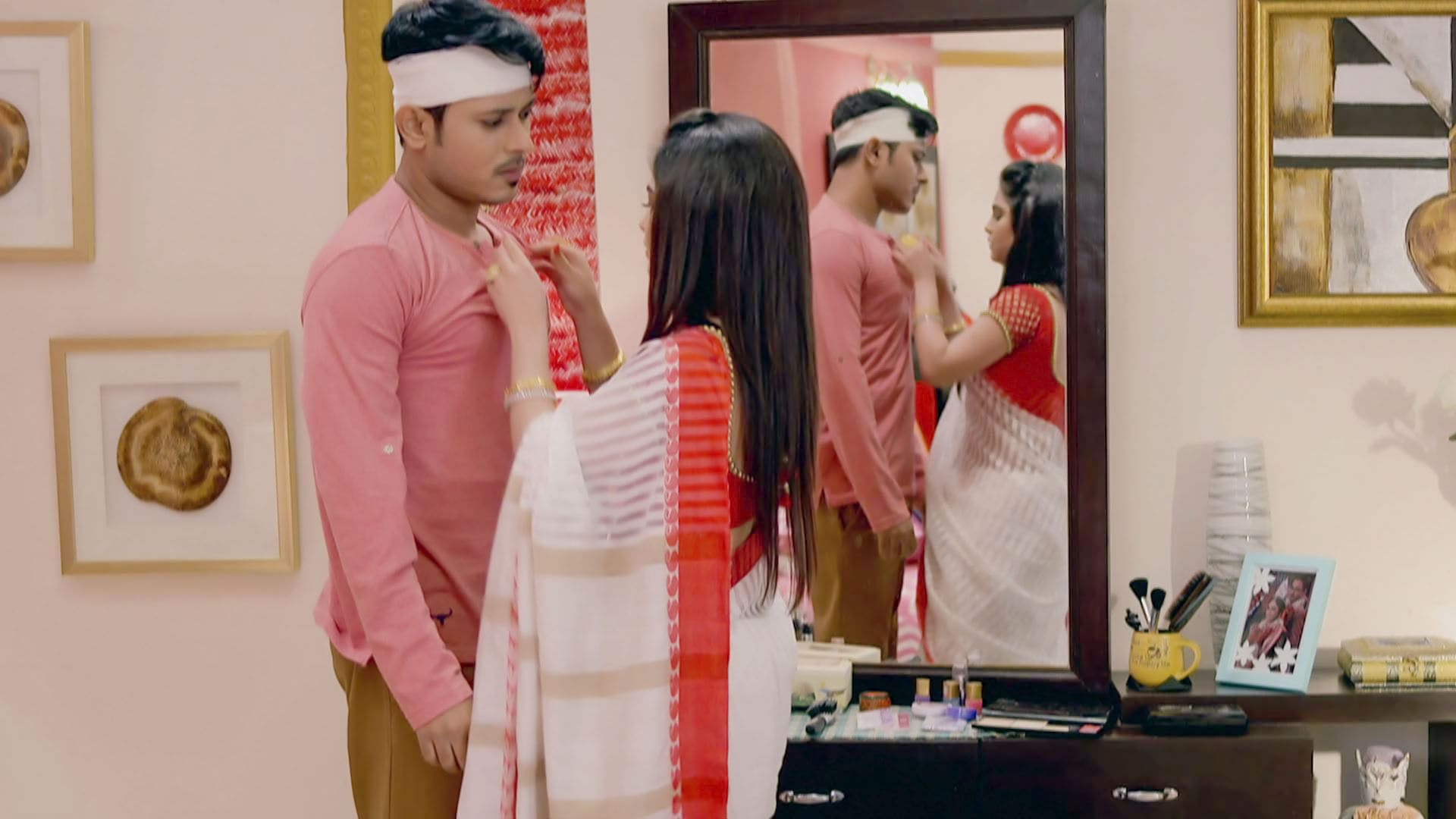 Watch Mayar Badhon S4 Episode 1 on JioHotstar