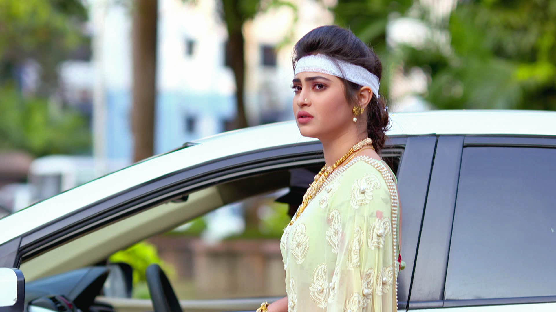 Watch Mayar Badhon S7 Episode 18 on JioHotstar