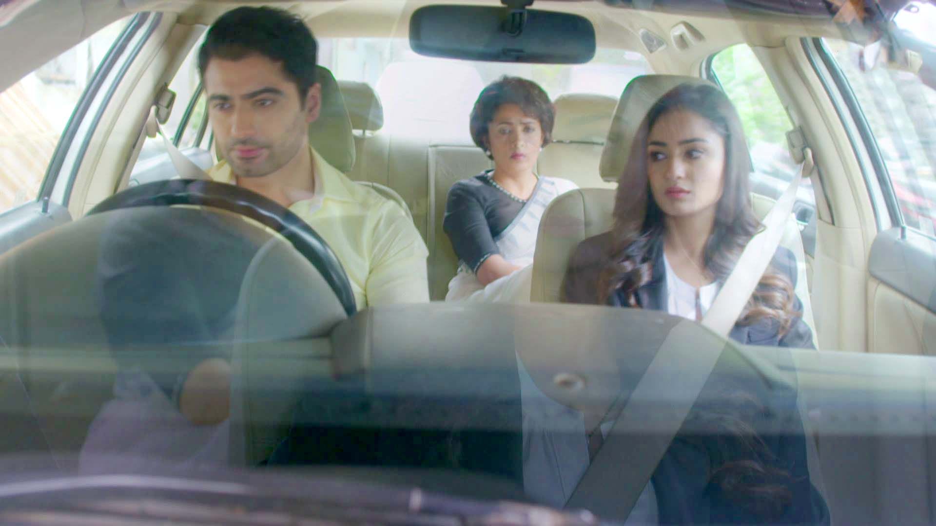 Watch Dahleez Episode 42 on JioHotstar