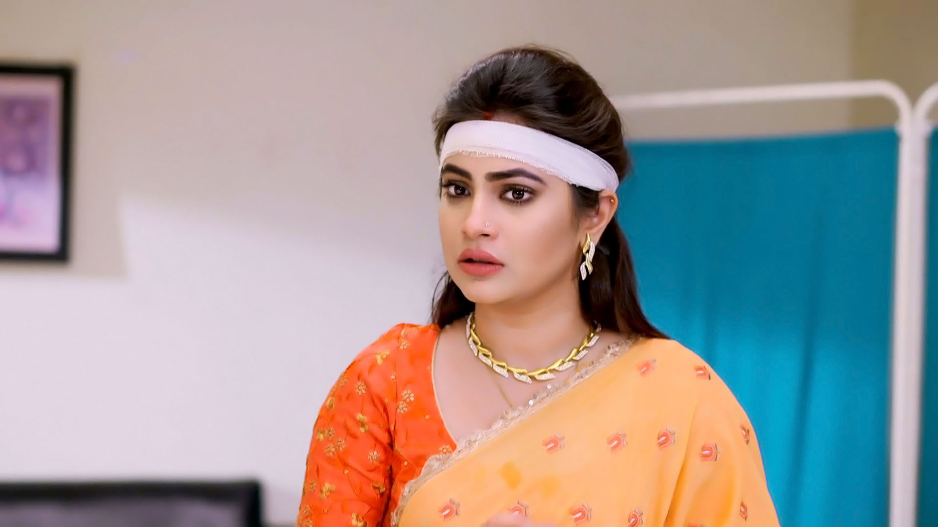 Watch Mayar Badhon S5 Episode 3 on JioHotstar