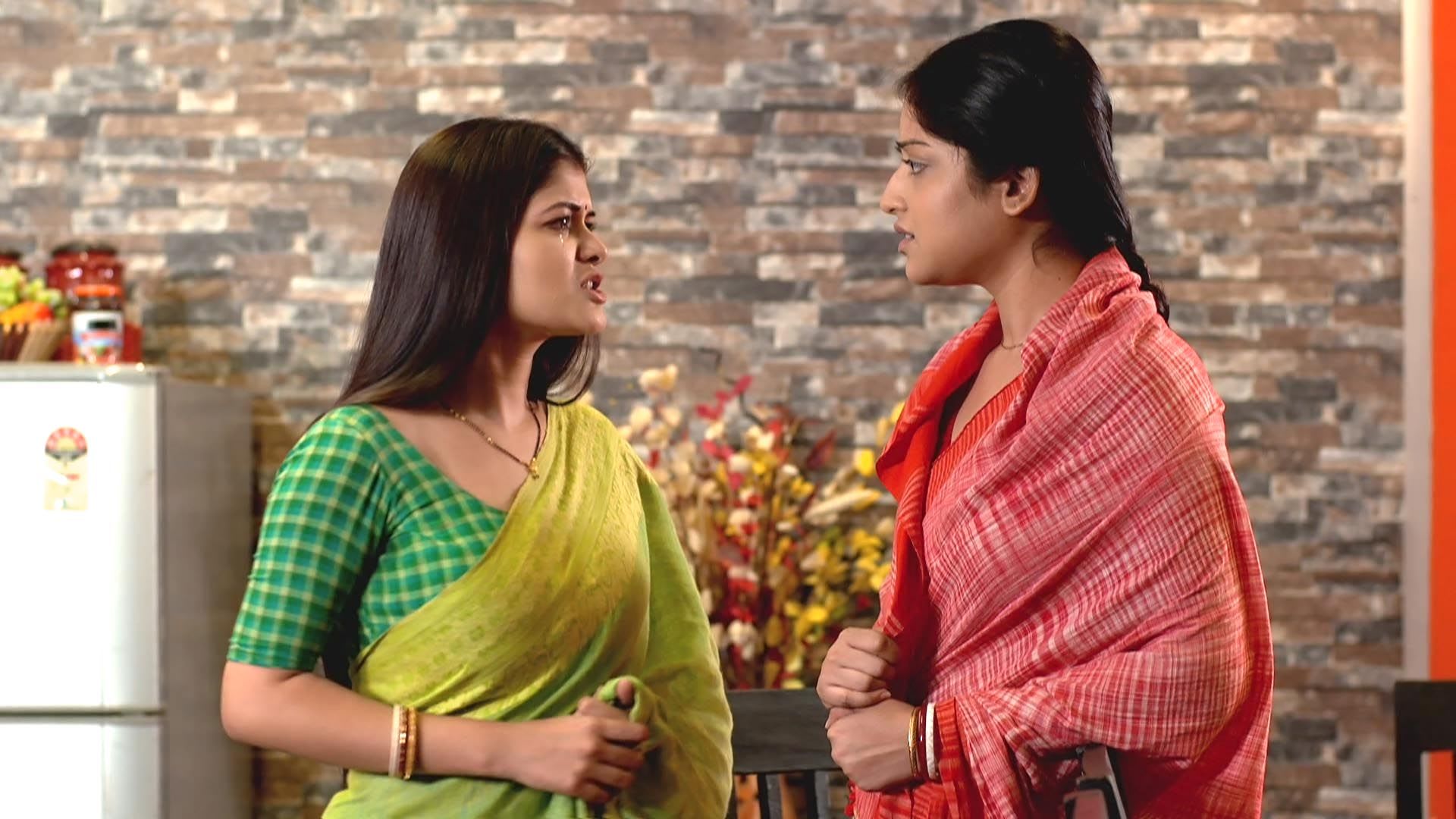 Watch Kusum Dola S12 Episode 215 on JioHotstar