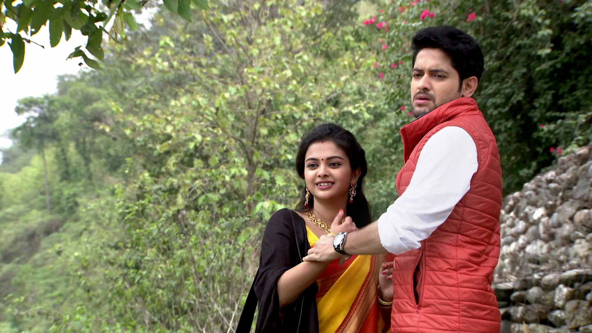 Watch Ichche Nodee Episode 9 on JioHotstar