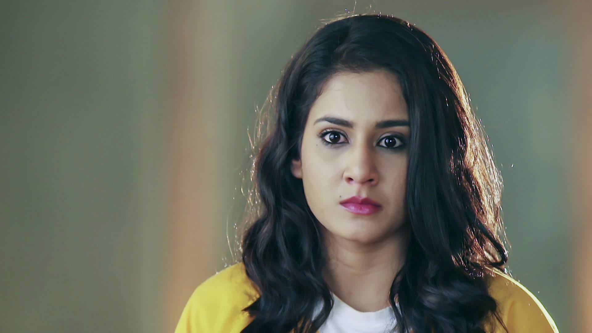 Watch Avni Fights the Thugs! Online