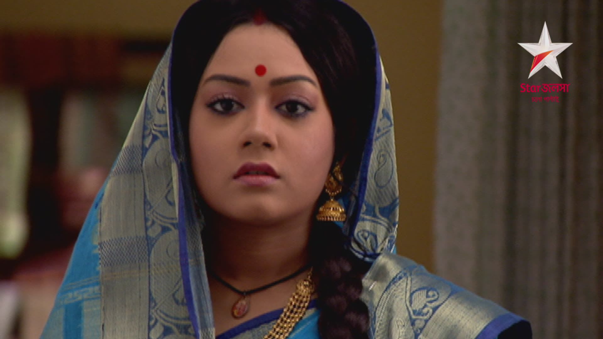 Watch Bodhuboron S8 Episode 18 on JioHotstar