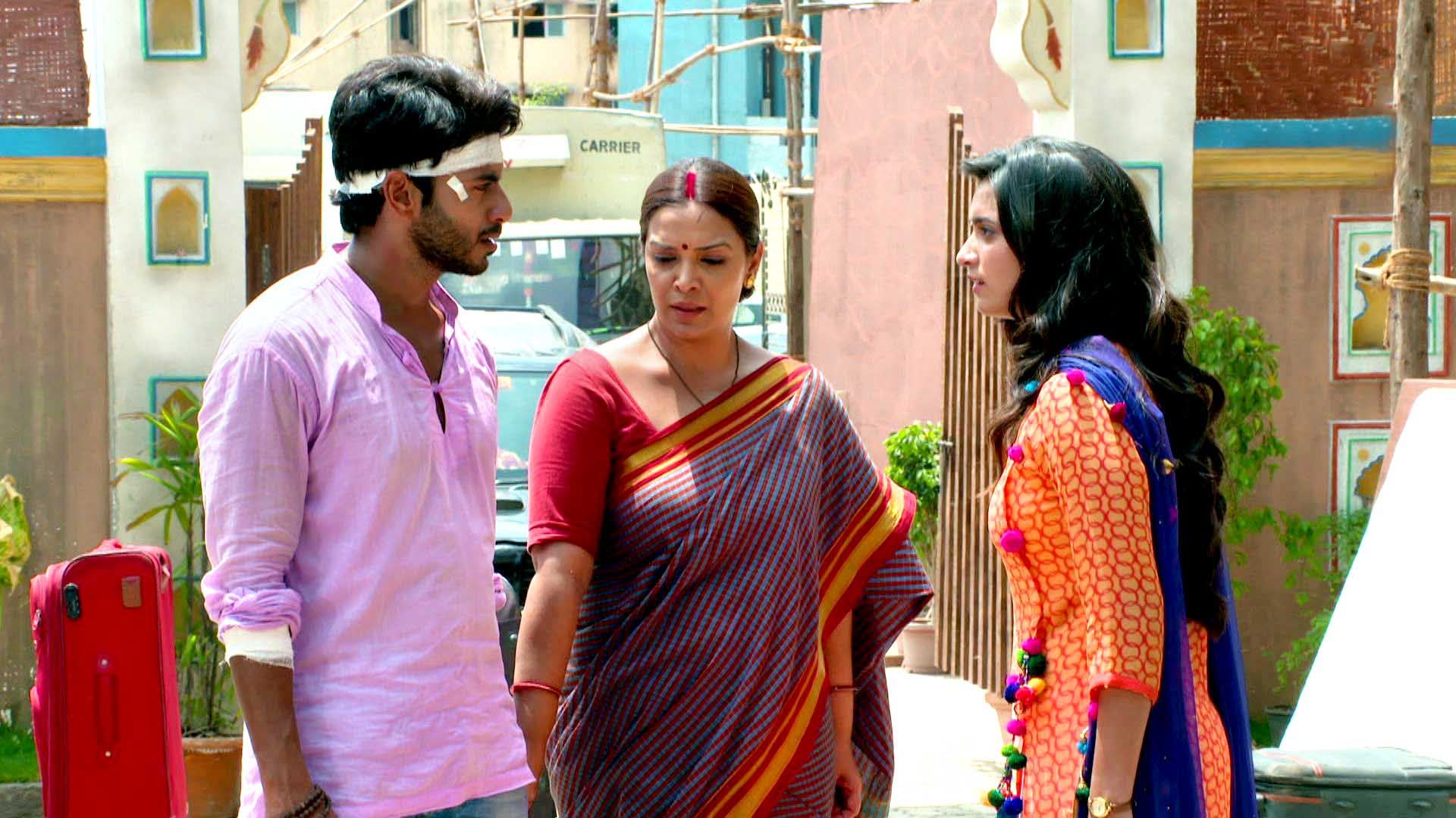 Stream Vividha Slaps Atharva! Season 1 Episode 40 – Vividha Slaps ...