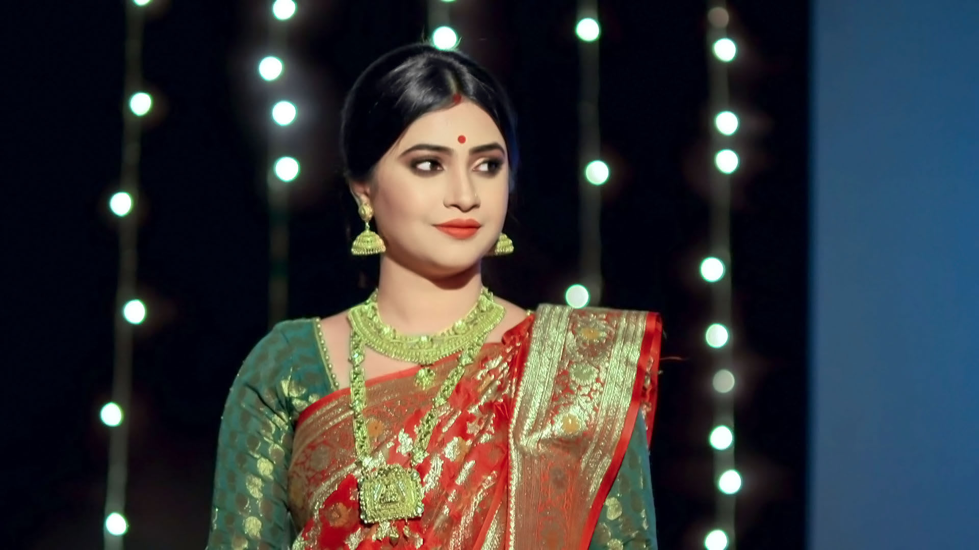 Watch Mayar Badhon S5 Episode 14 on JioHotstar