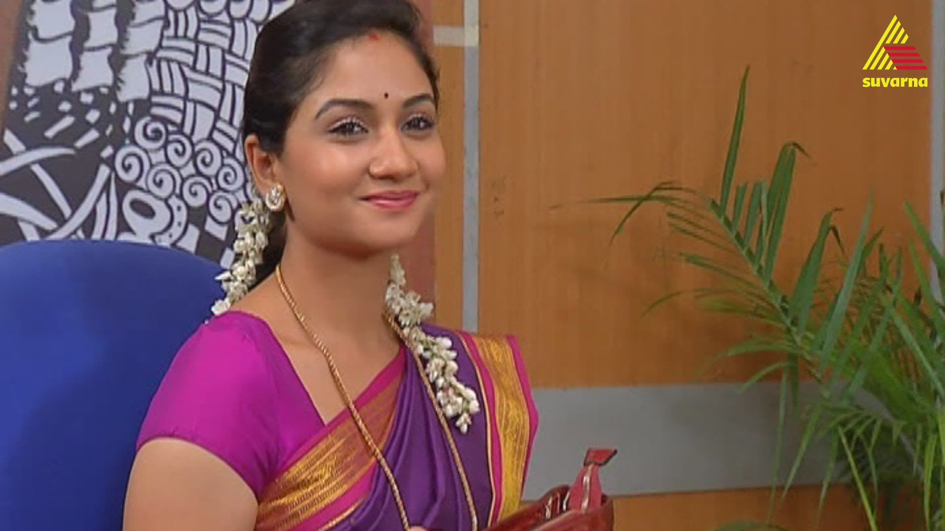 Watch Amruthavarshini - 2012 S32 Episode 18 on JioHotstar