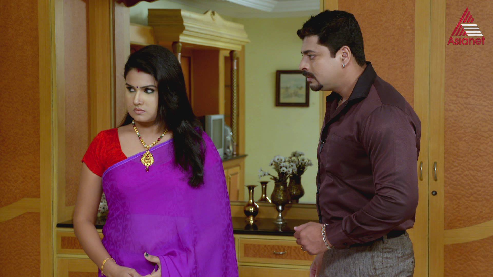 Watch Prakash rebukes Kavitha Online