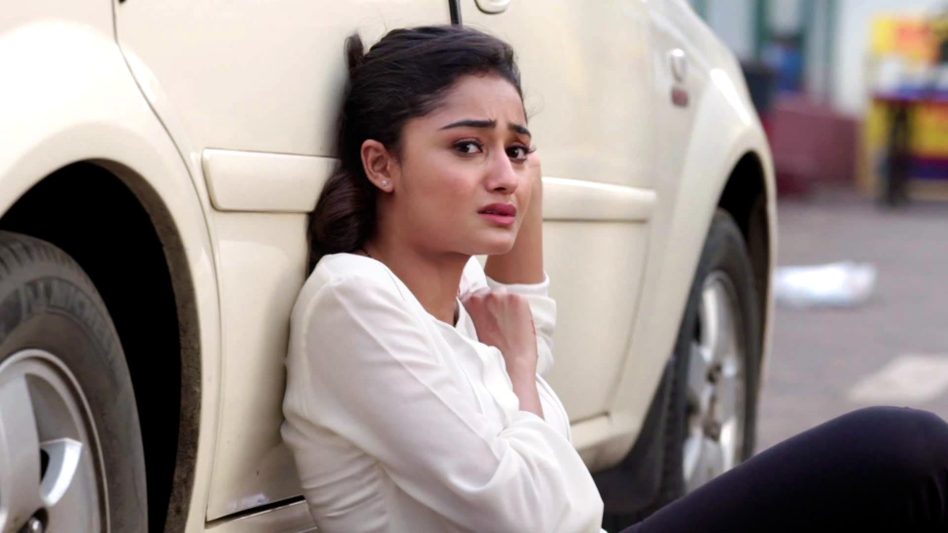 Watch Dahleez S2 Episode 50 on JioHotstar