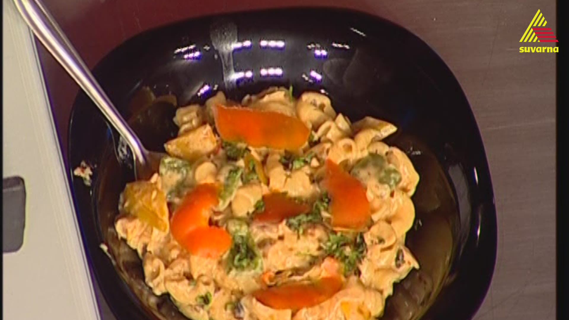 Watch Cheesy macaroni, spring roll Online