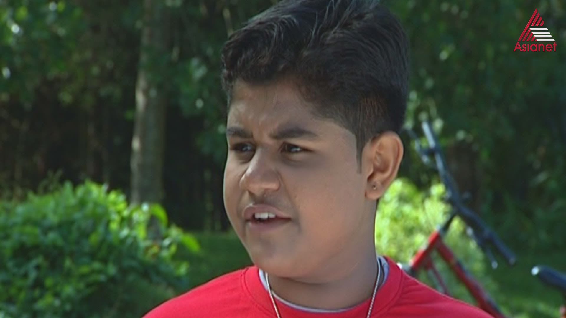 Watch Balaganapathy S6 Episode 1 on JioHotstar