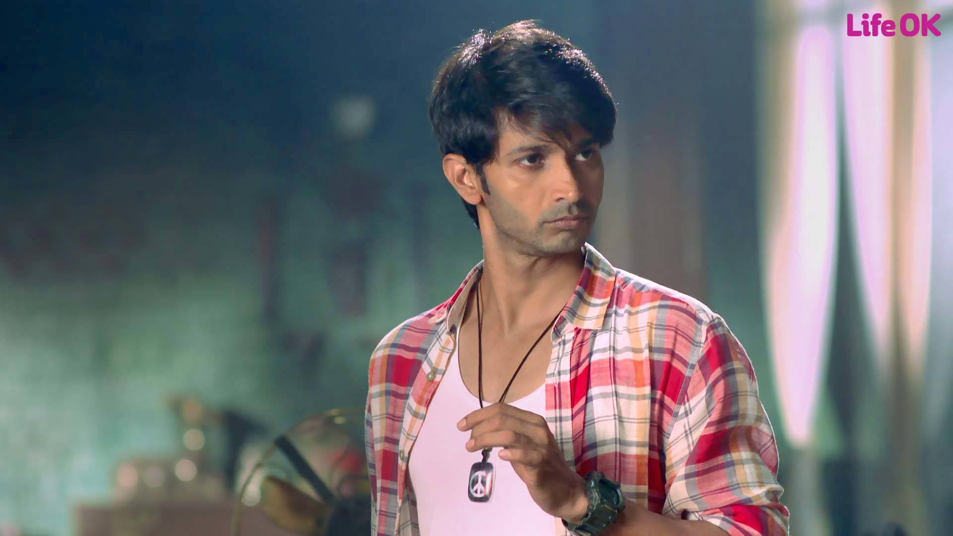 Watch Zindagi Abhi Baki Hai Mere Ghost S1 Episode 7 on JioHotstar