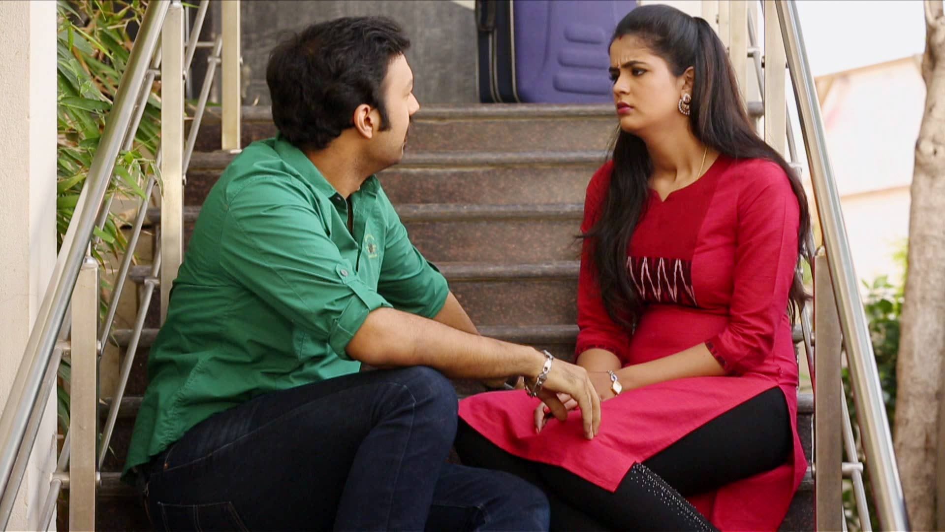 Watch Kalyanam Mudhal Kaadhal Varai S13 Episode 53 on JioHotstar