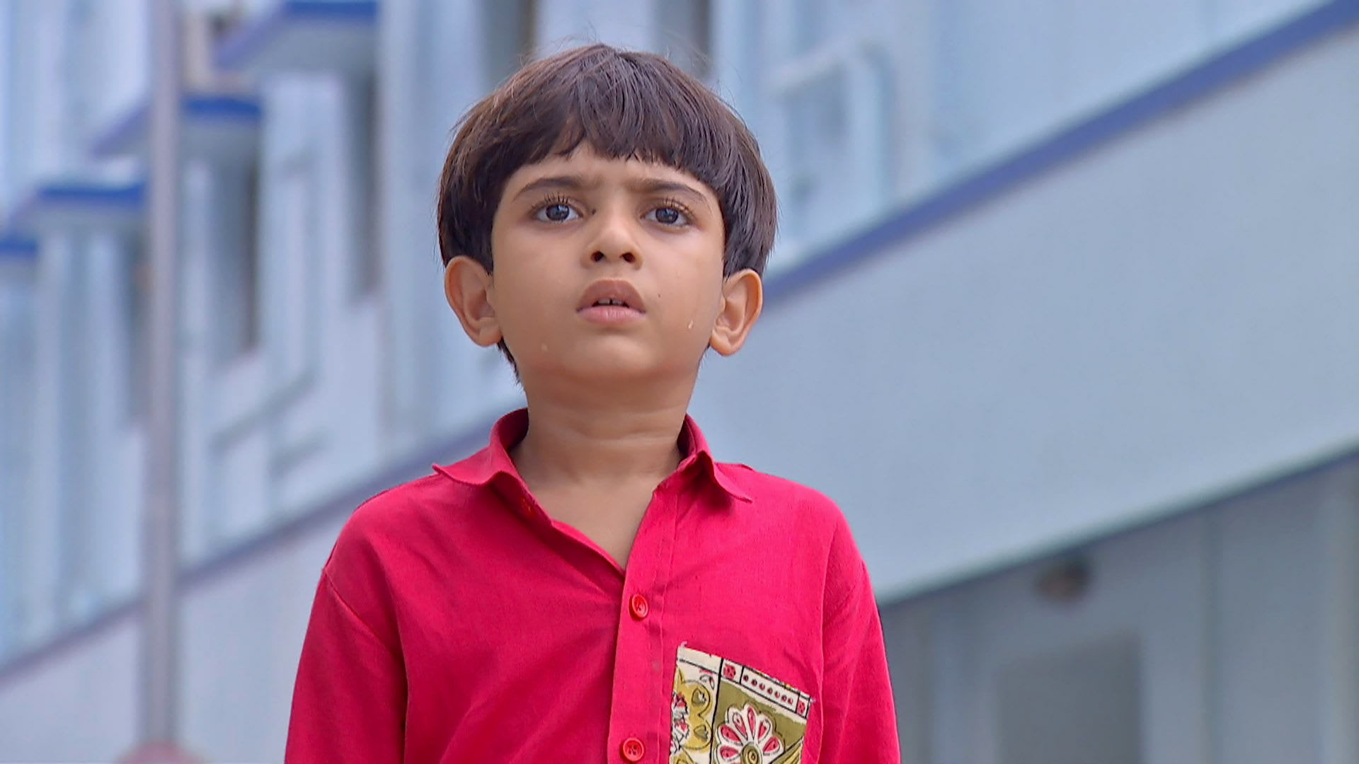 Watch Ke Apon Ke Por S11 Episode 181 on JioHotstar