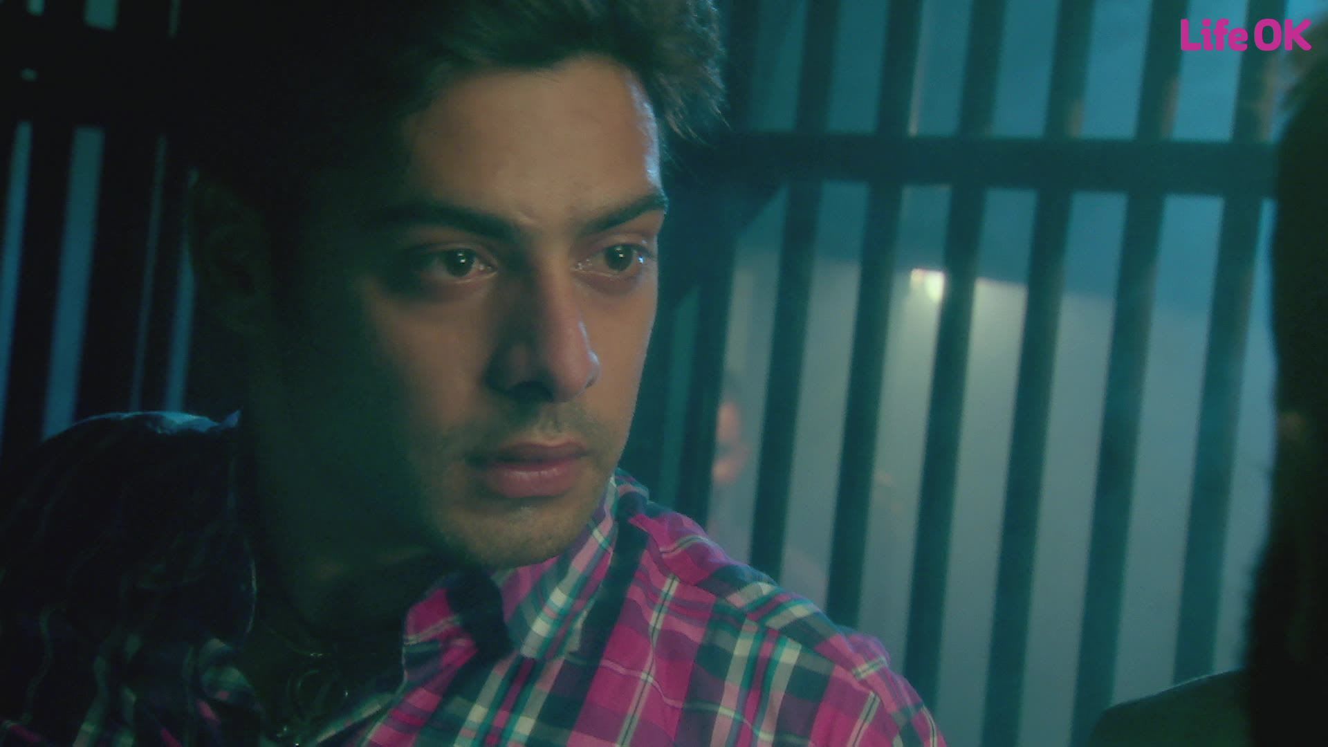 Stream nadaan-parinde Online | Watcho