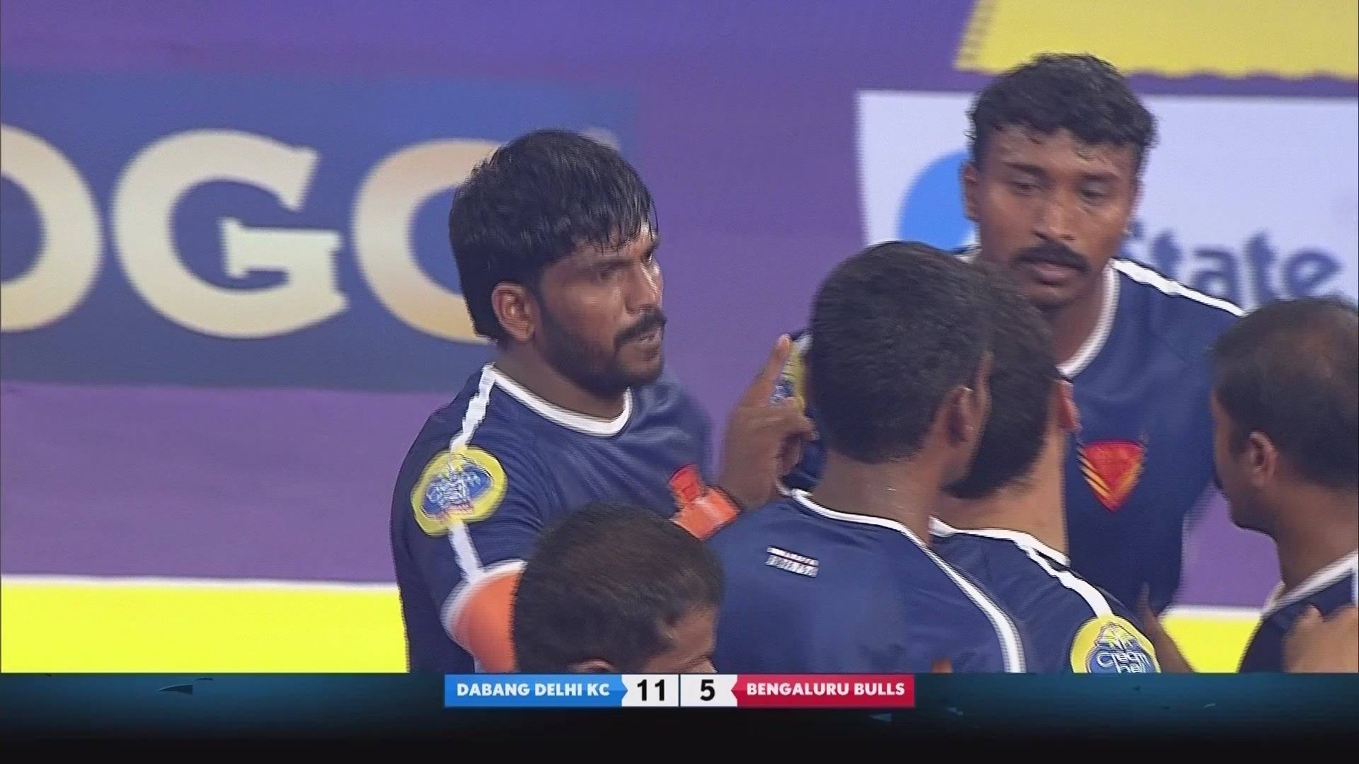 Watch Sachin Inflicts First Bulls All-out Online